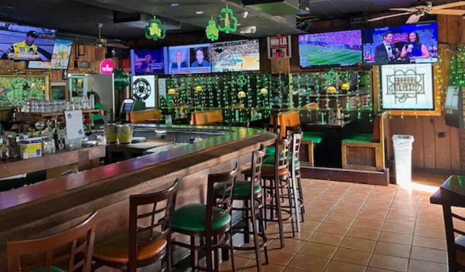 Bryson's Irish Pub: Virginia Gardens' Family-Owned Gem